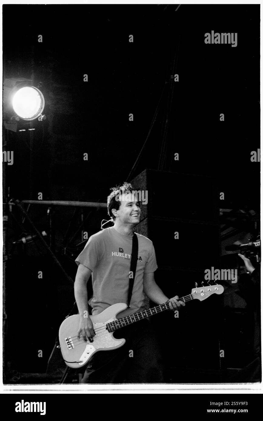 Pop punk bass player Cut Out Stock Images & Pictures - Alamy