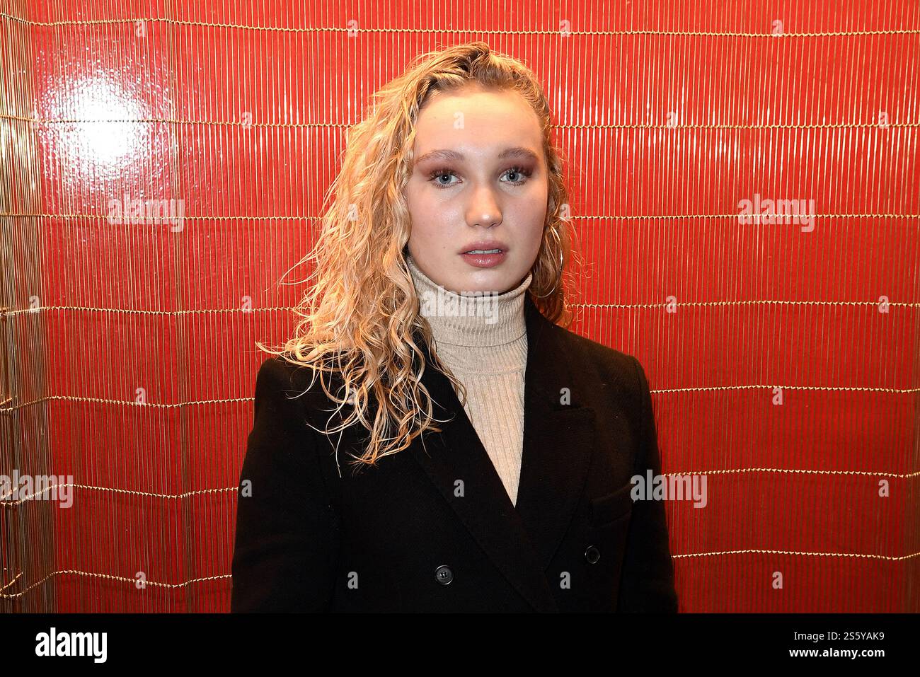 Helena Zengel bei „Der Heimweg“ Film Premiere am 14.01.2025 in Berlin ...