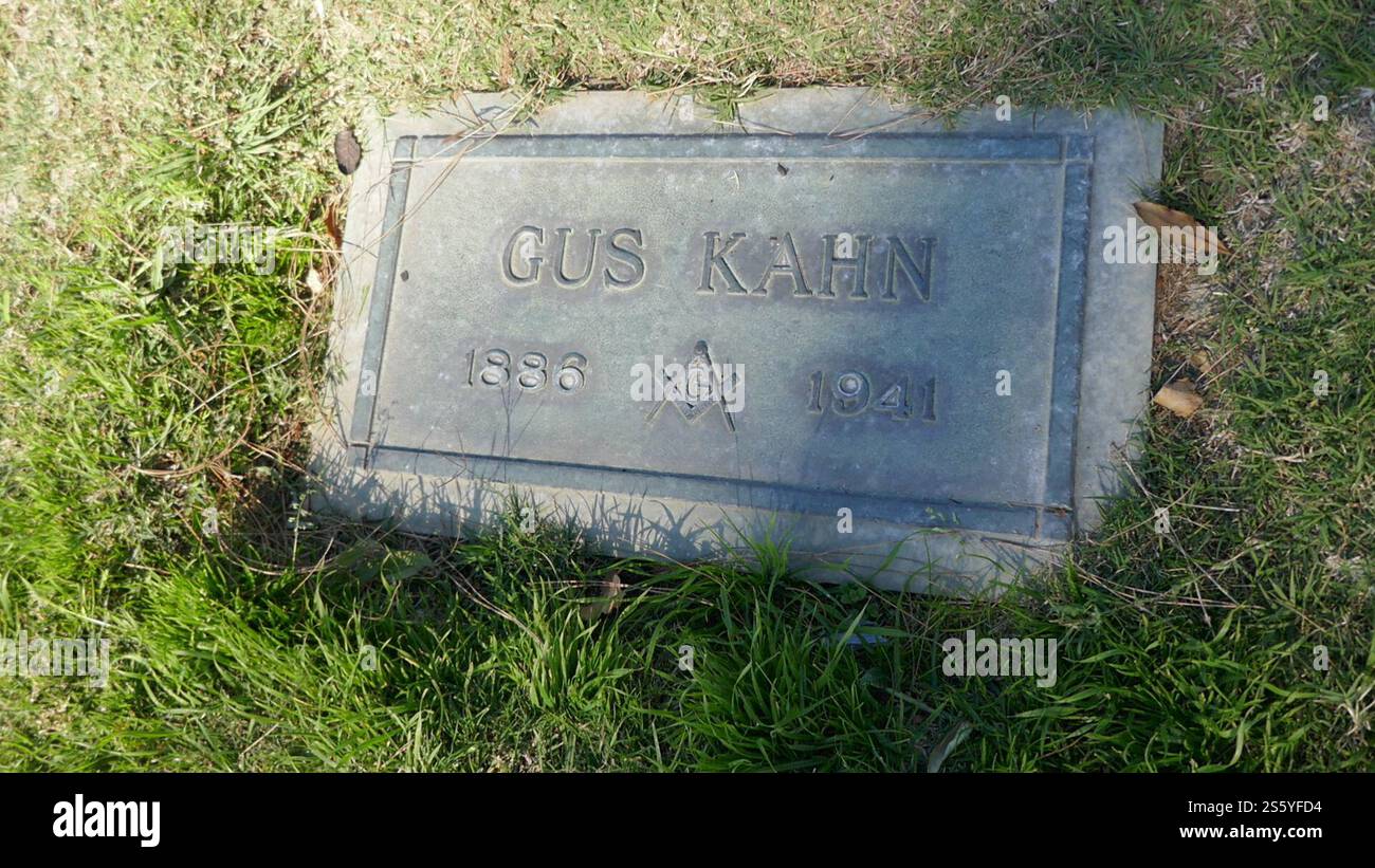 Glendale, California, USA 13th January 2025 Lyricist Gus Kahn Grave in ...
