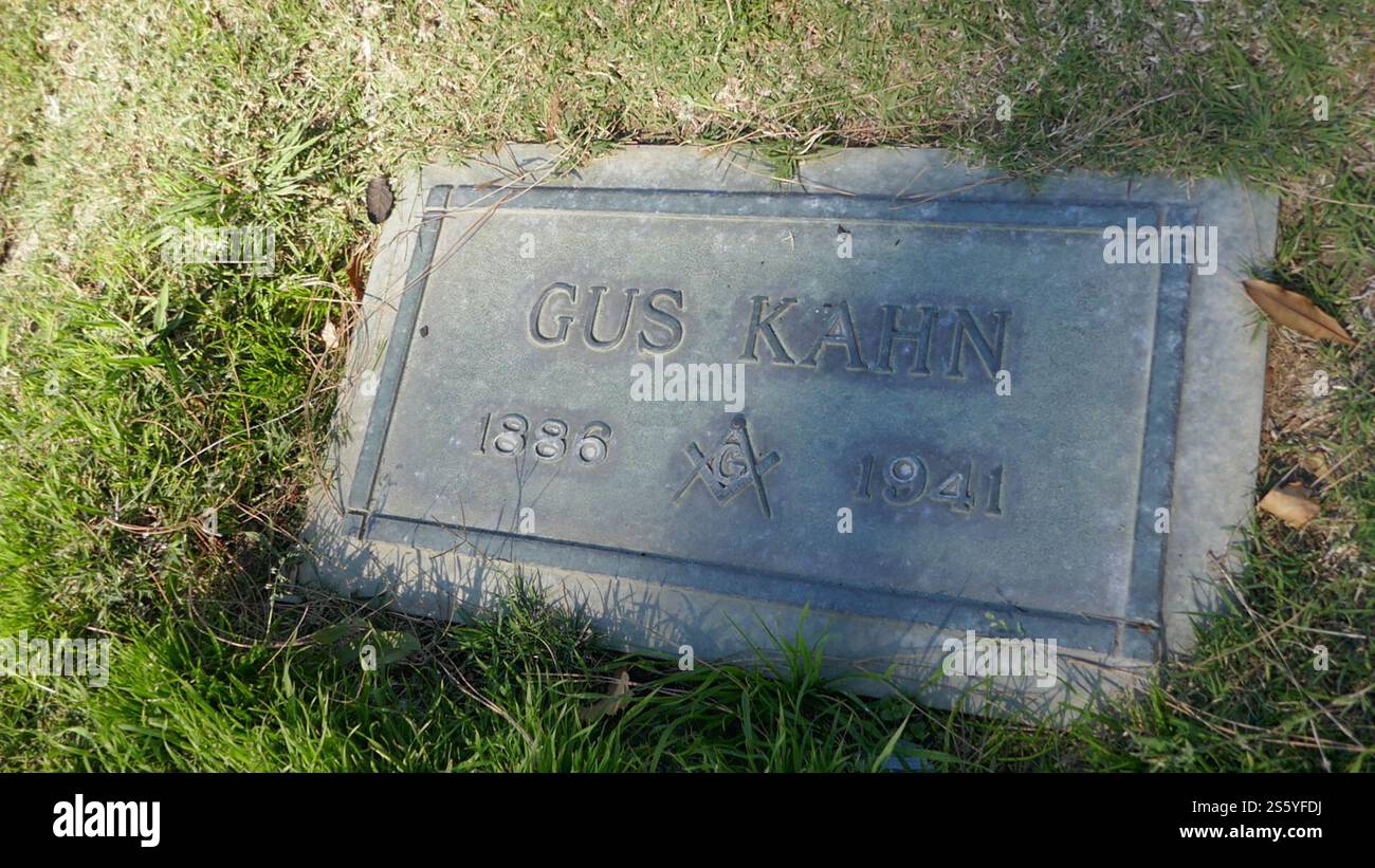 Glendale, California, USA 13th January 2025 Lyricist Gus Kahn Grave in ...