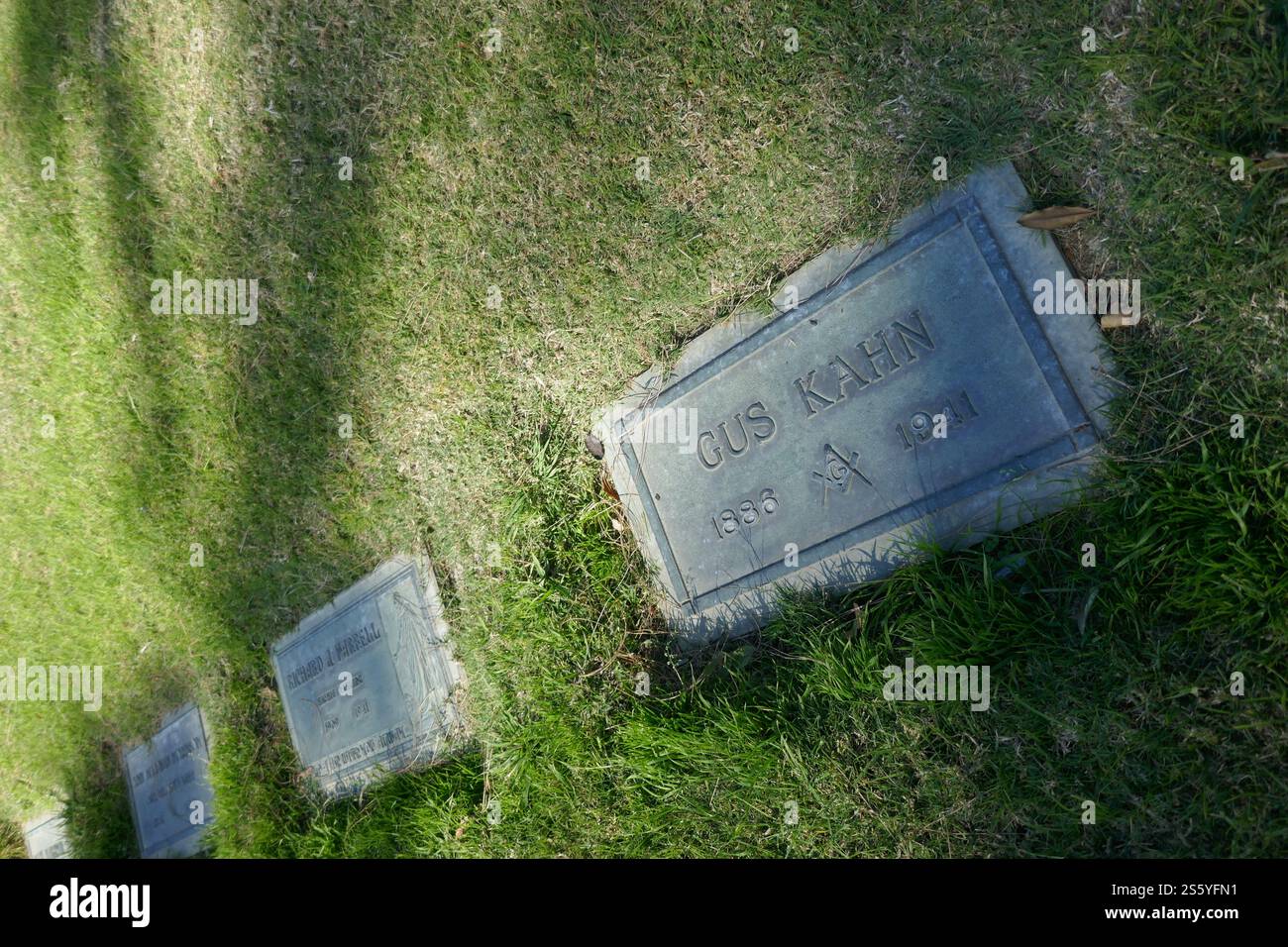 Glendale, California, USA 13th January 2025 Lyricist Gus Kahn Grave in ...