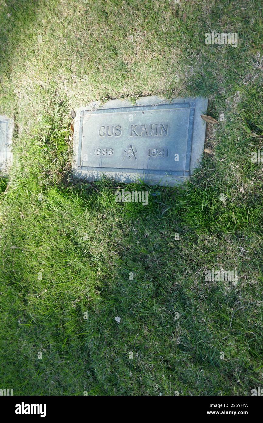 Glendale, California, USA 13th January 2025 Lyricist Gus Kahn Grave in ...