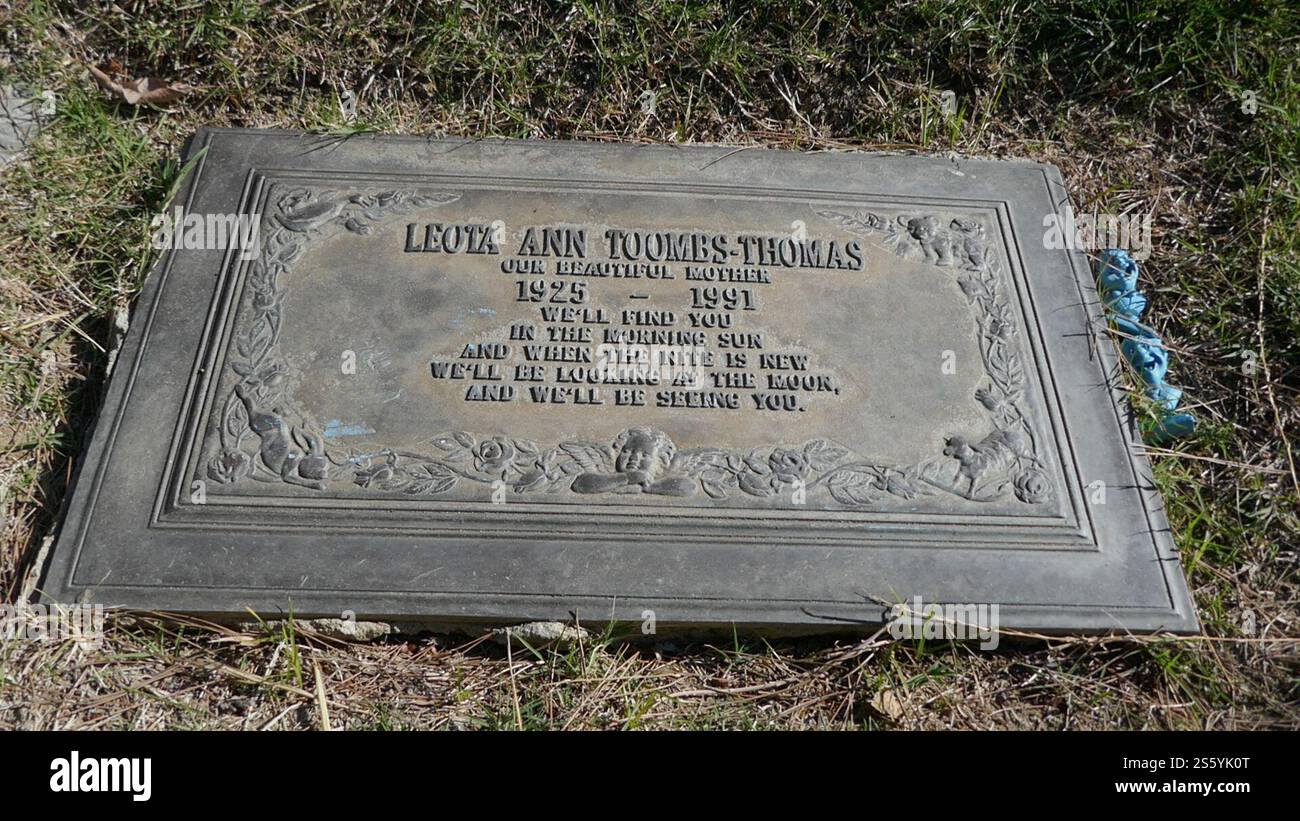 Glendale, California, USA 13th January 2025 Leota Ann Wharton Toombs-Thomas Grave in Cathedral ...
