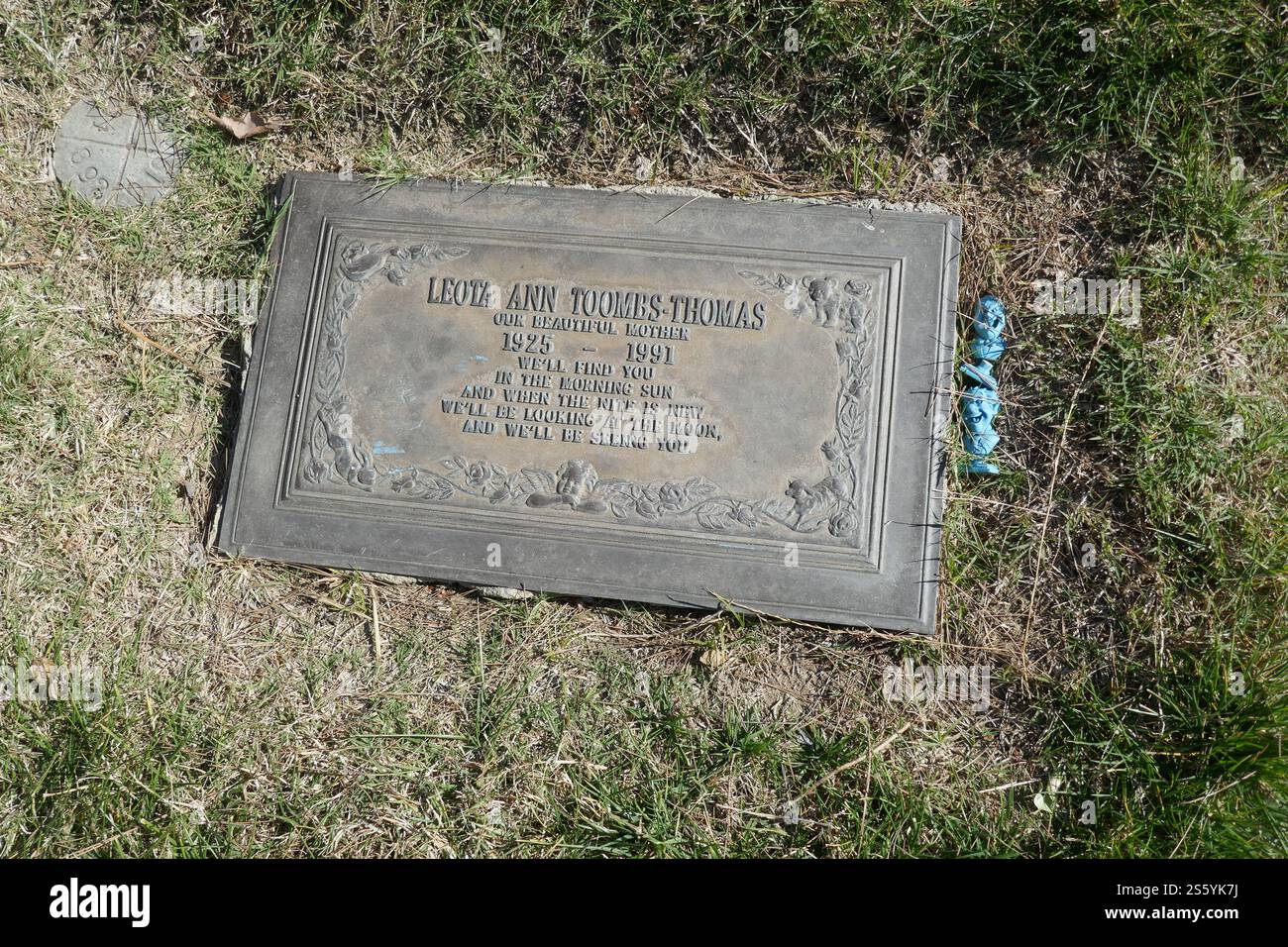 Glendale, California, USA 13th January 2025 Leota Ann Wharton Toombs-Thomas Grave in Cathedral ...