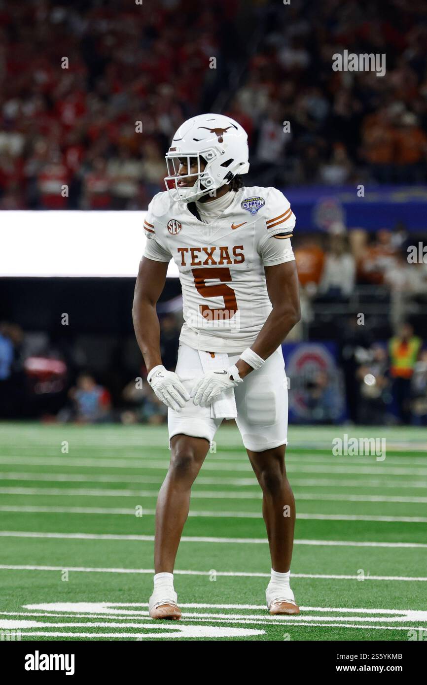 University of Texas wide receiver Ryan Wingo (5) lines up for the snap ...