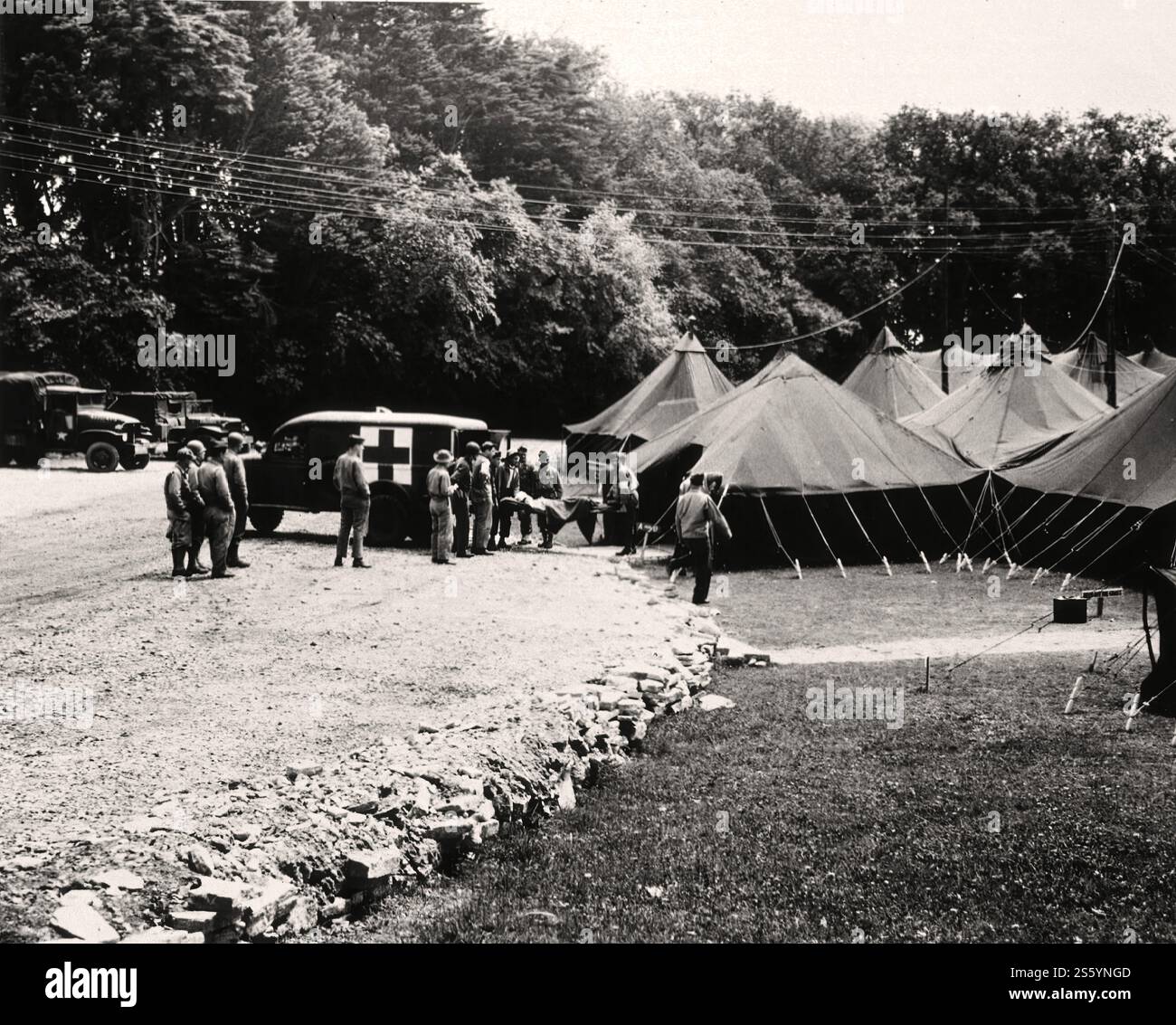 Medicine in Wartime - General View Showing Tents, Ambulances, and ...