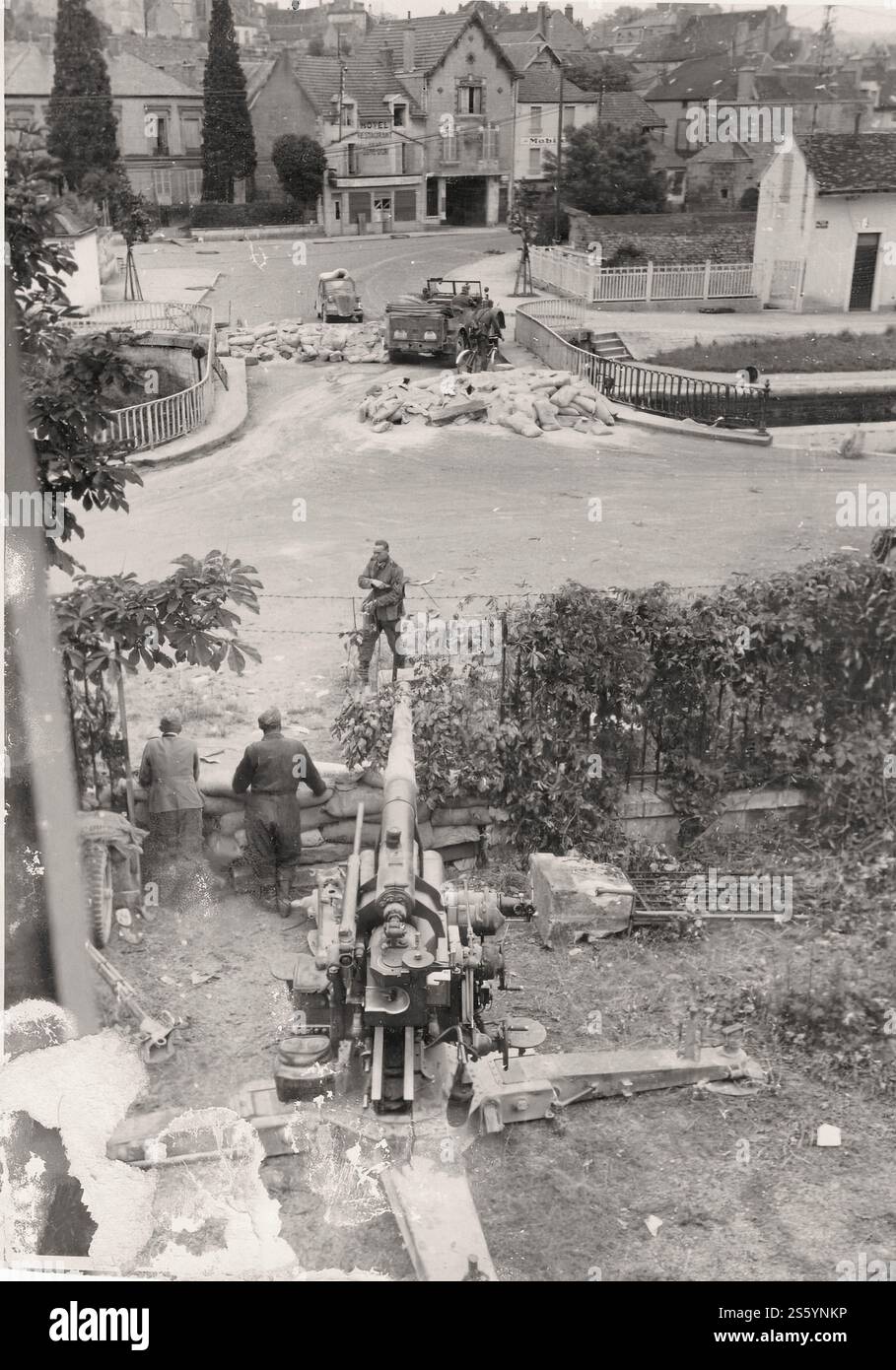 Crew of German soldiers in ambush position - Historical document ...