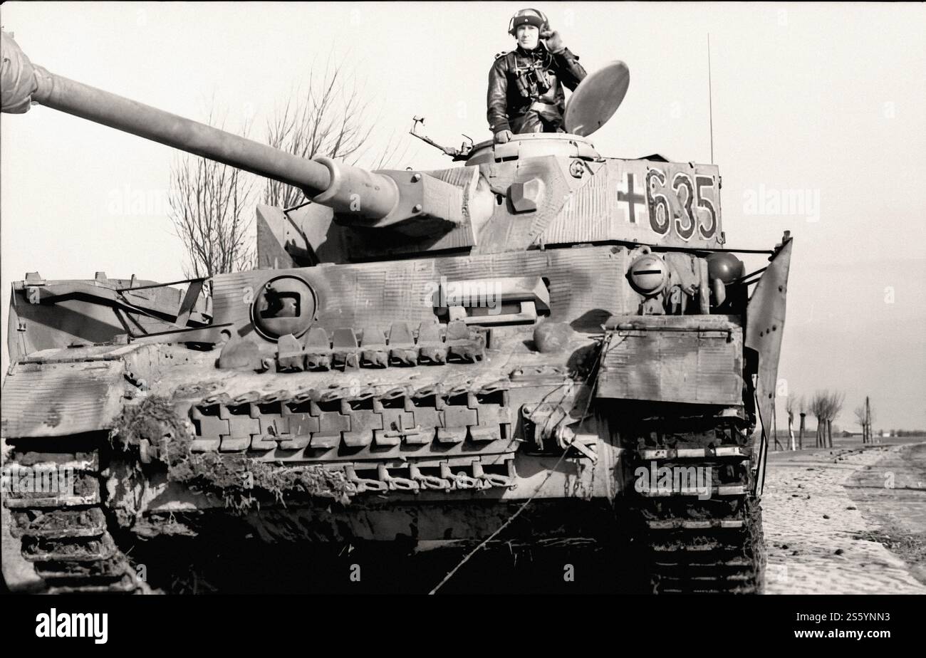Belgien, Frankreich.- II. SS-Panzer-Regiment 12 Hitlerjugend; Panzer IV ...