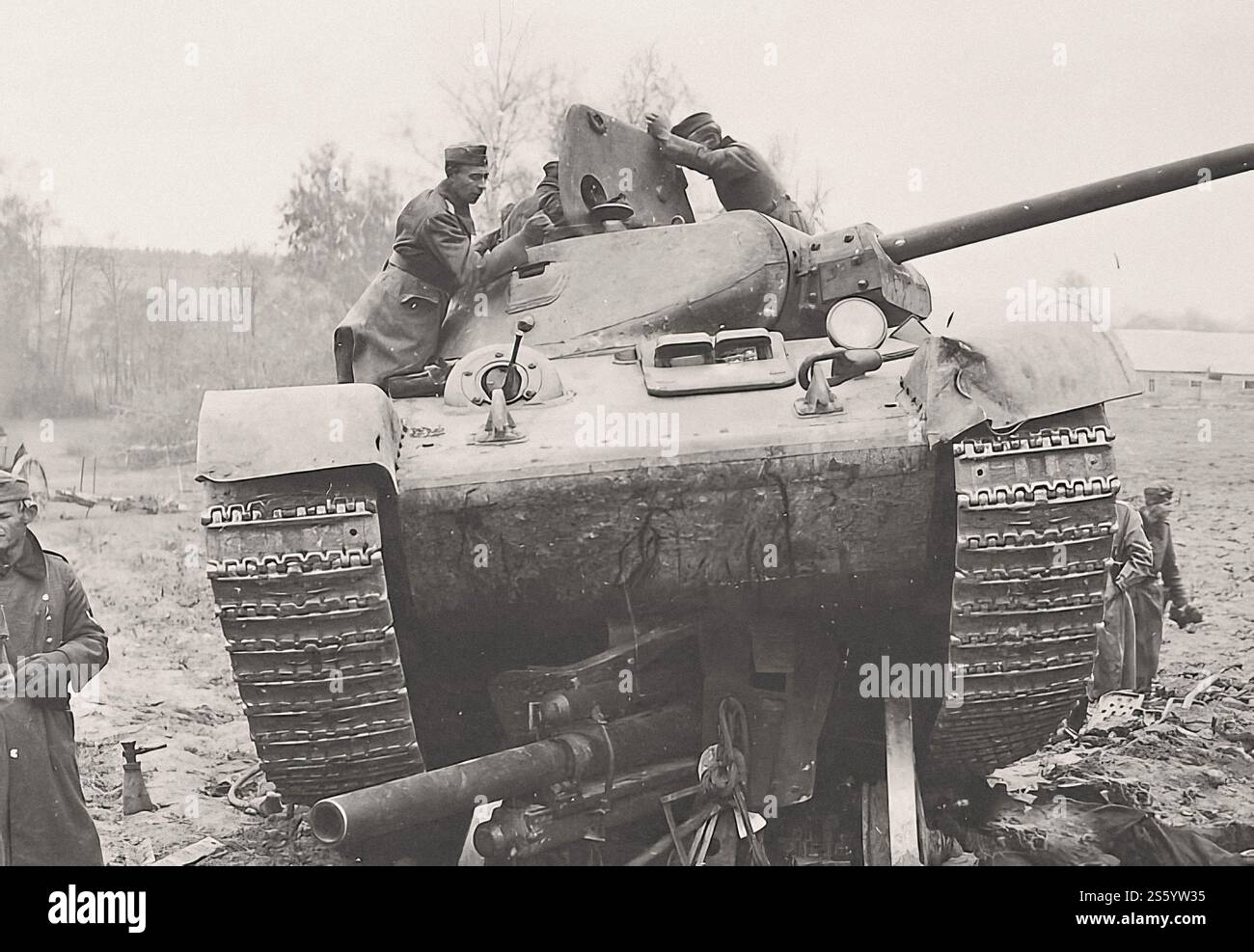 Soviet tank T-34 crushed German field howitzer leFH.18. - Historical ...