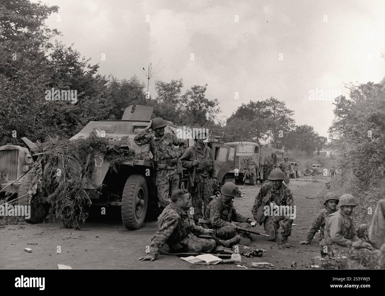 2nd Armored Division and a SdKfz 251 from Das Reich Panzer Division ...
