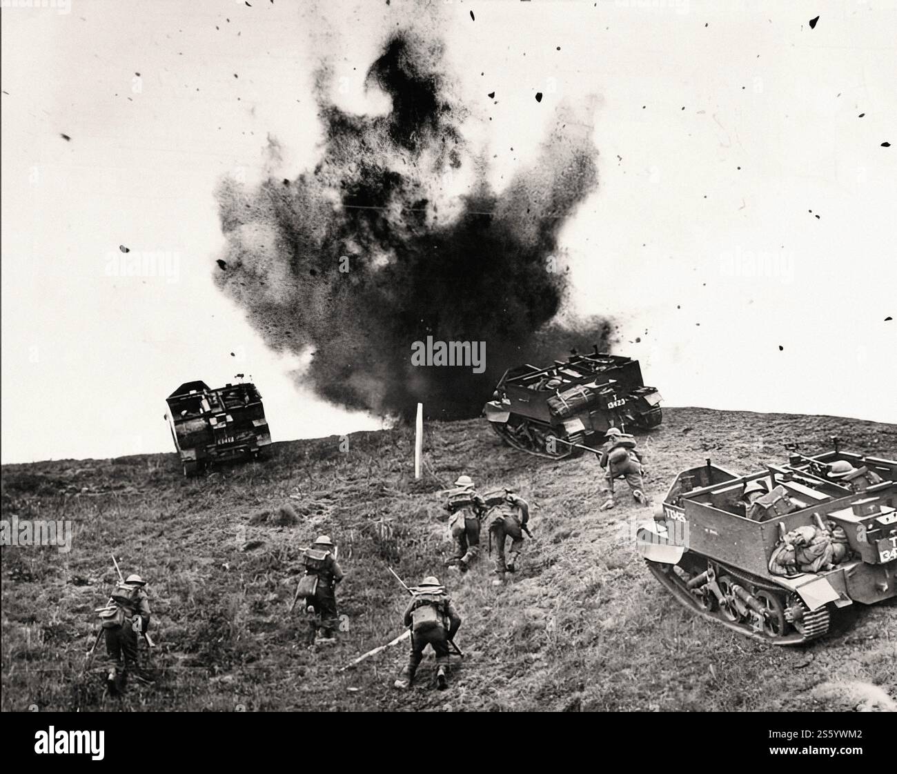 The Royal Berkshire Regiment Marines on maneuvers. 1942 - Historical ...