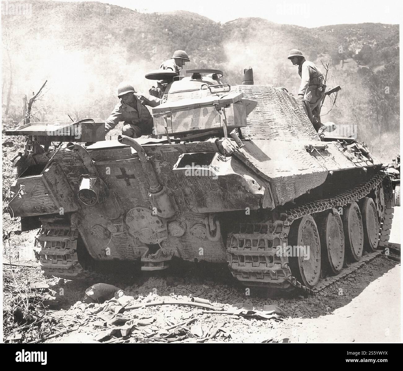Early series Panther Ausf A captured by the americans.Italy mid 1944 ...