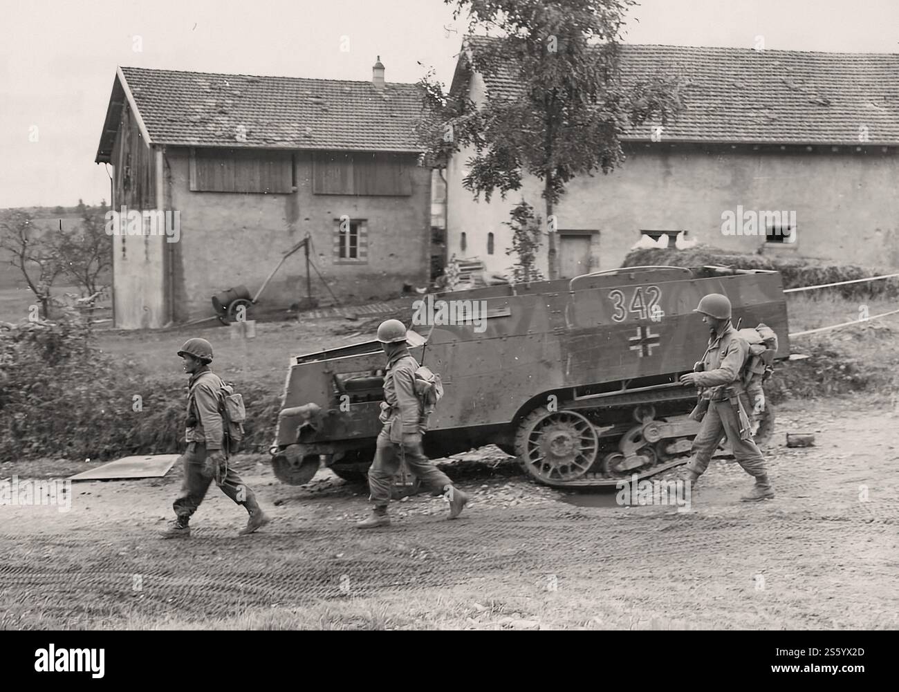 Soldiers of 442nd Infantry Regiment, U.S. Army, formed from the ethnic ...