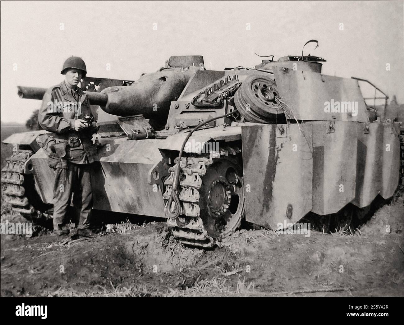 American soldier and StuG 40. - Historical document, photographer ...