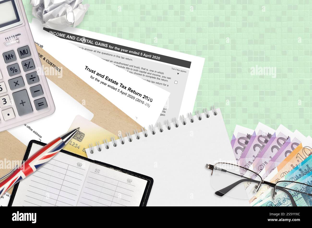 English Tax form sa900 Trust and estate tax return 2020 from HM revenue ...