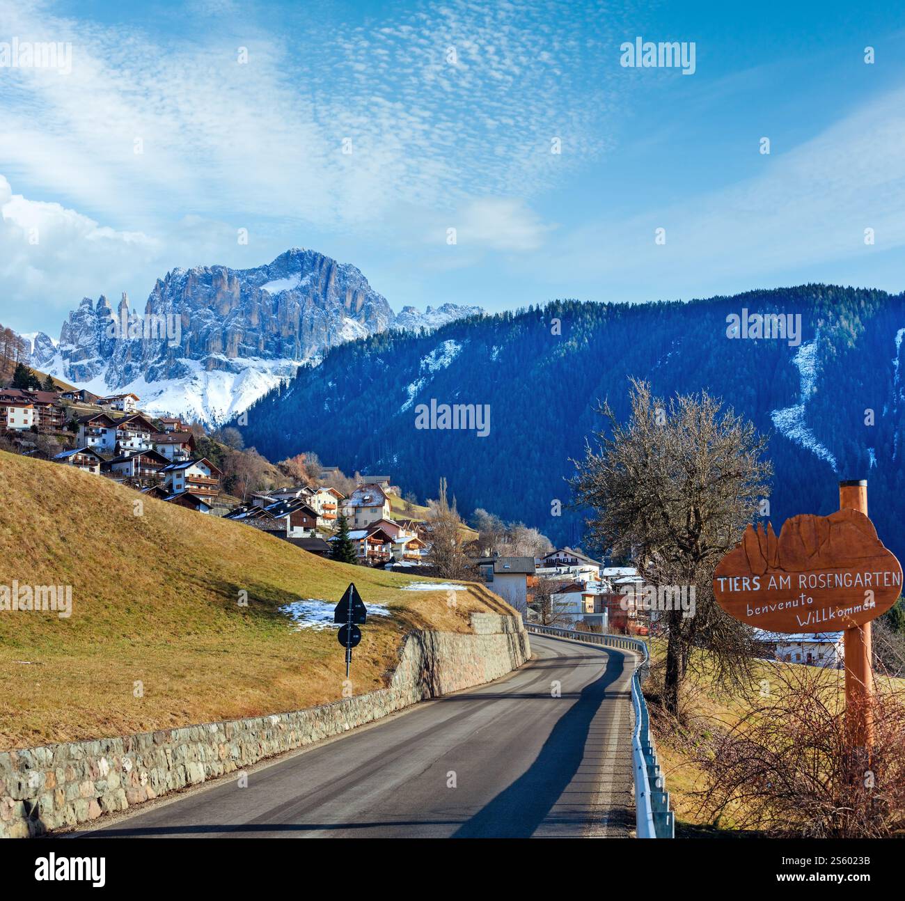 Rural province scene village hi-res stock photography and images - Alamy