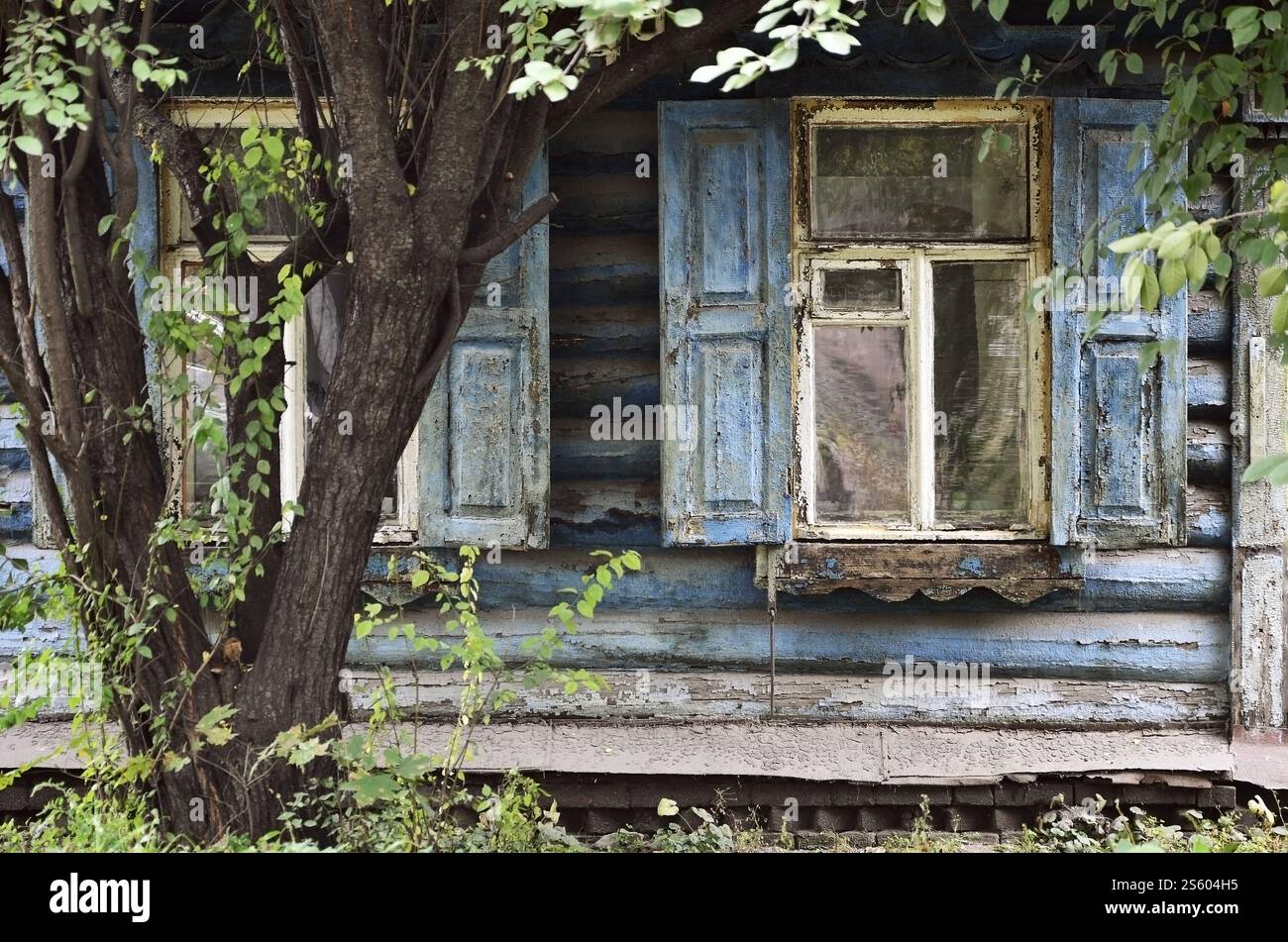 Window of an old Russian colorful village hut Stock Photo - Alamy