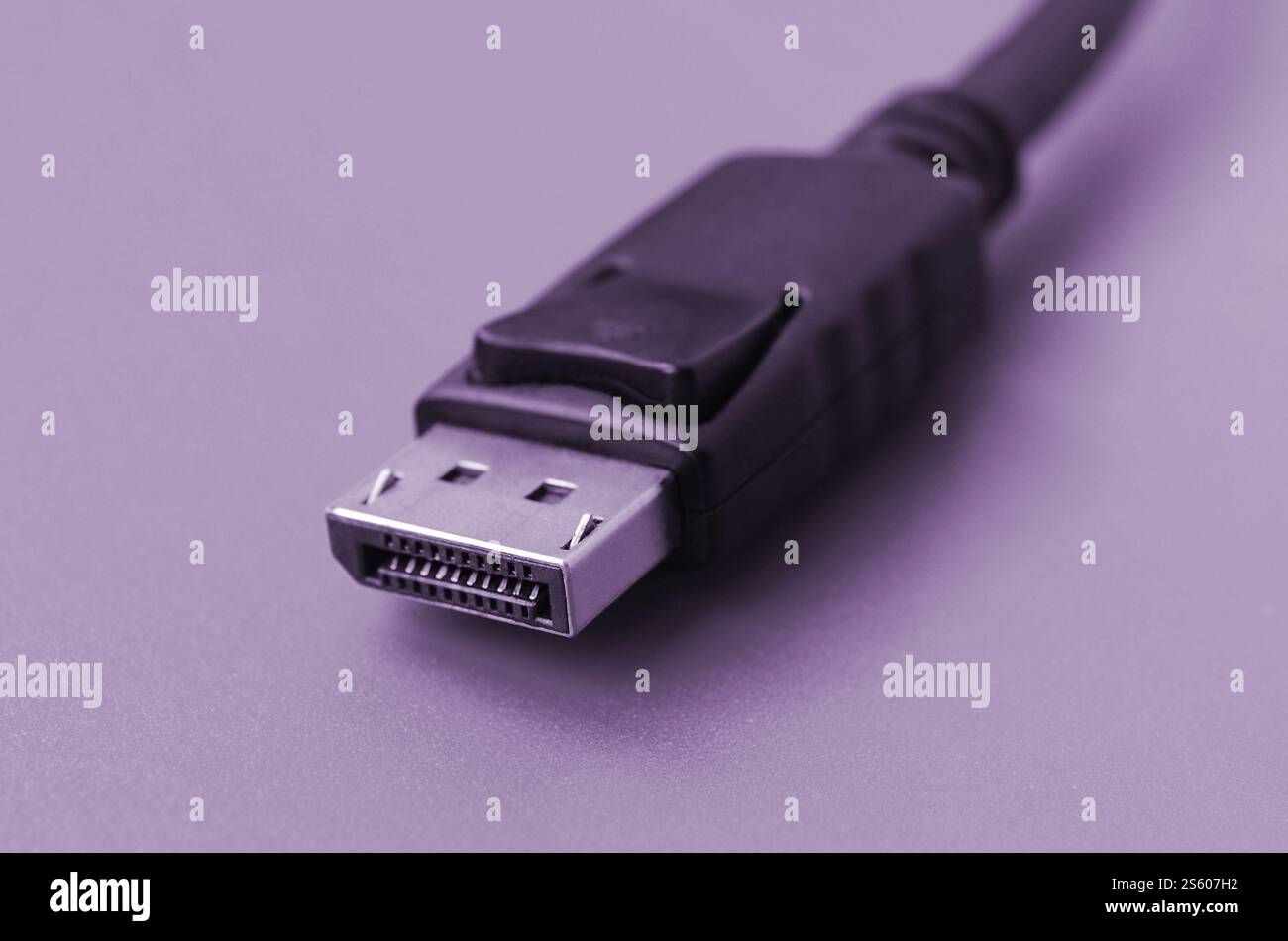 20-pin male DisplayPort gold plated connector for a flawless connection ...