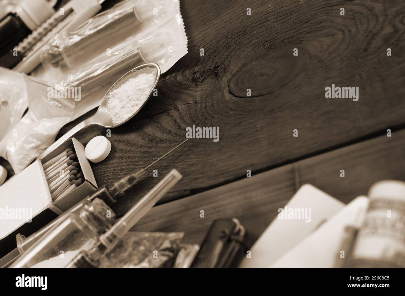 A lot of narcotic substances and devices for the preparation of drugs ...