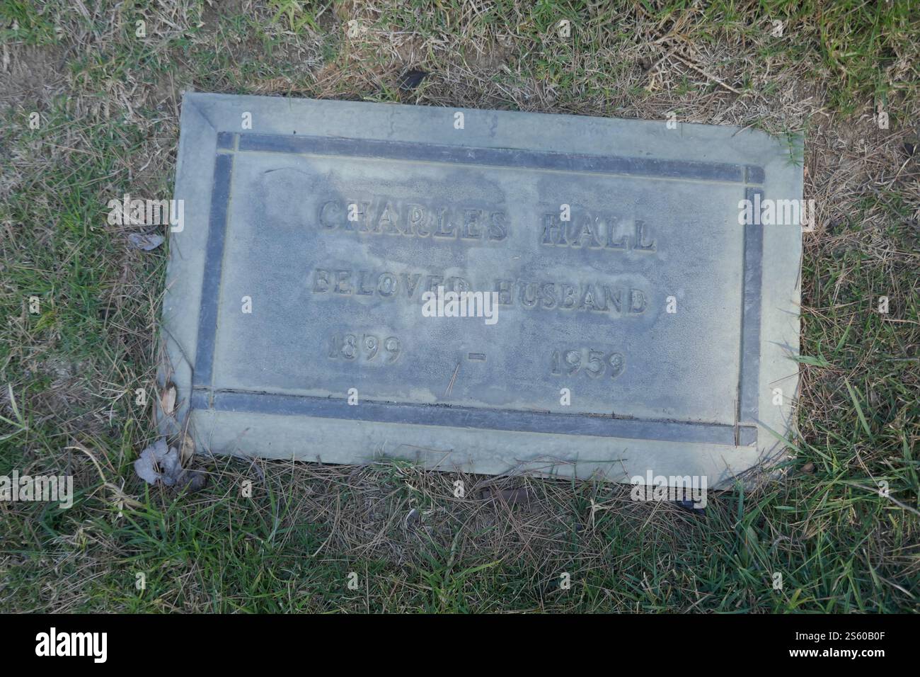 Glendale, California, USA 13th January 2025 Actor Charlie Hall Grave in ...