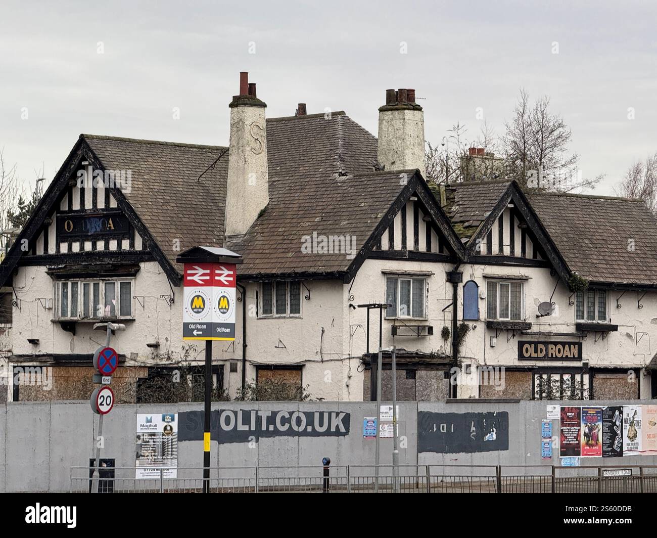 Old Roan pub.Old Roan Merseyside. Closed since 2013 Stock Photo - Alamy