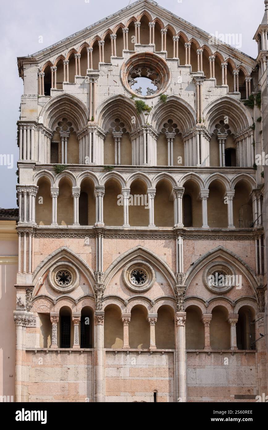 Facade of Ferrara cathedral, Basilica Cattedrale di San Giorgio ...