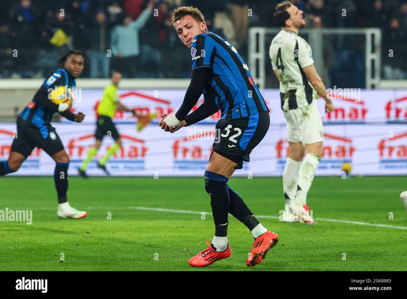 Bergamo, Italien. 14th Jan, 2025. Mateo Retegui of Atalanta BC ...