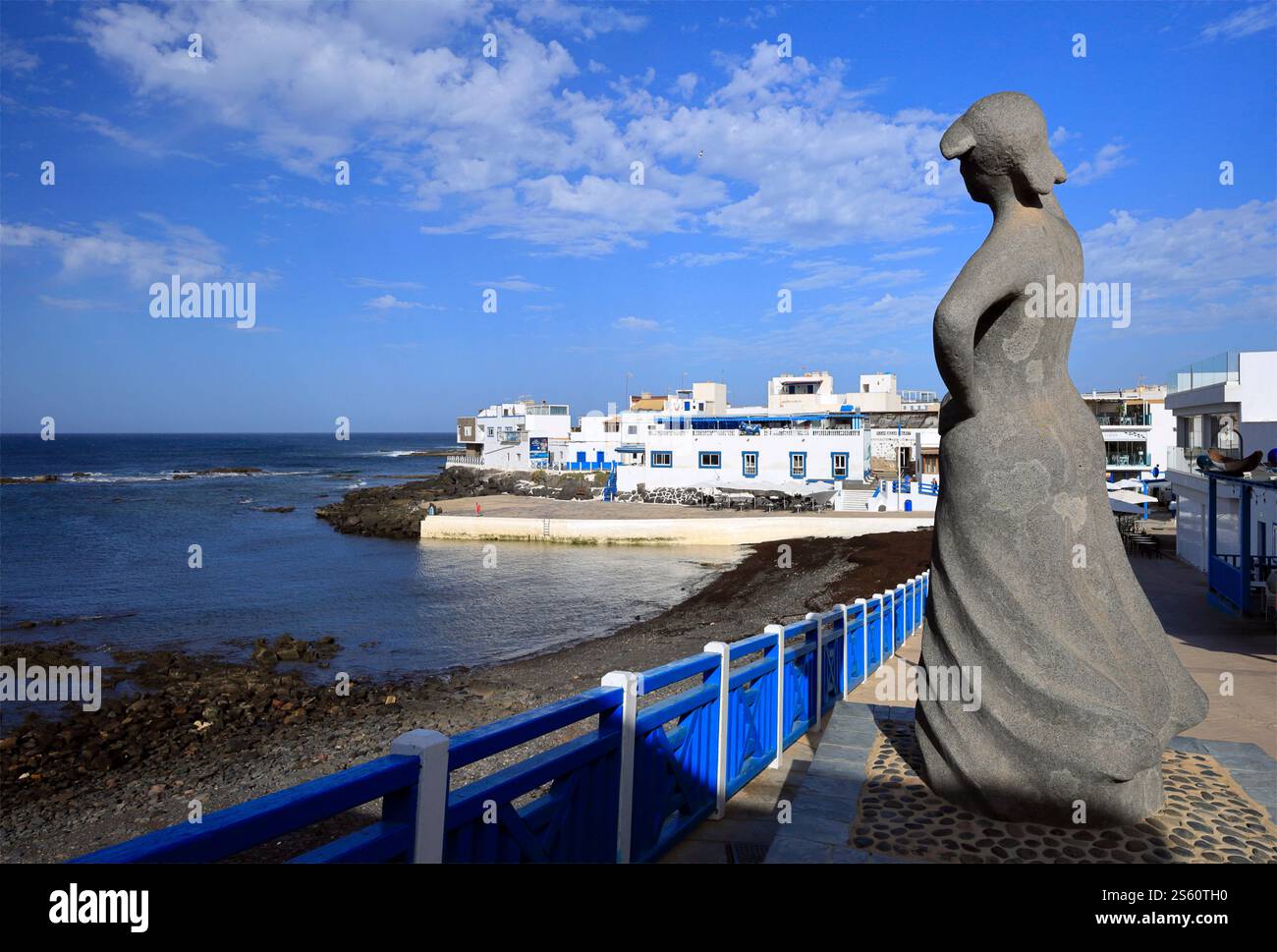 Monumento Al Pescador statue by Paco Curbel. El Cotillo, Fuerteventura ...