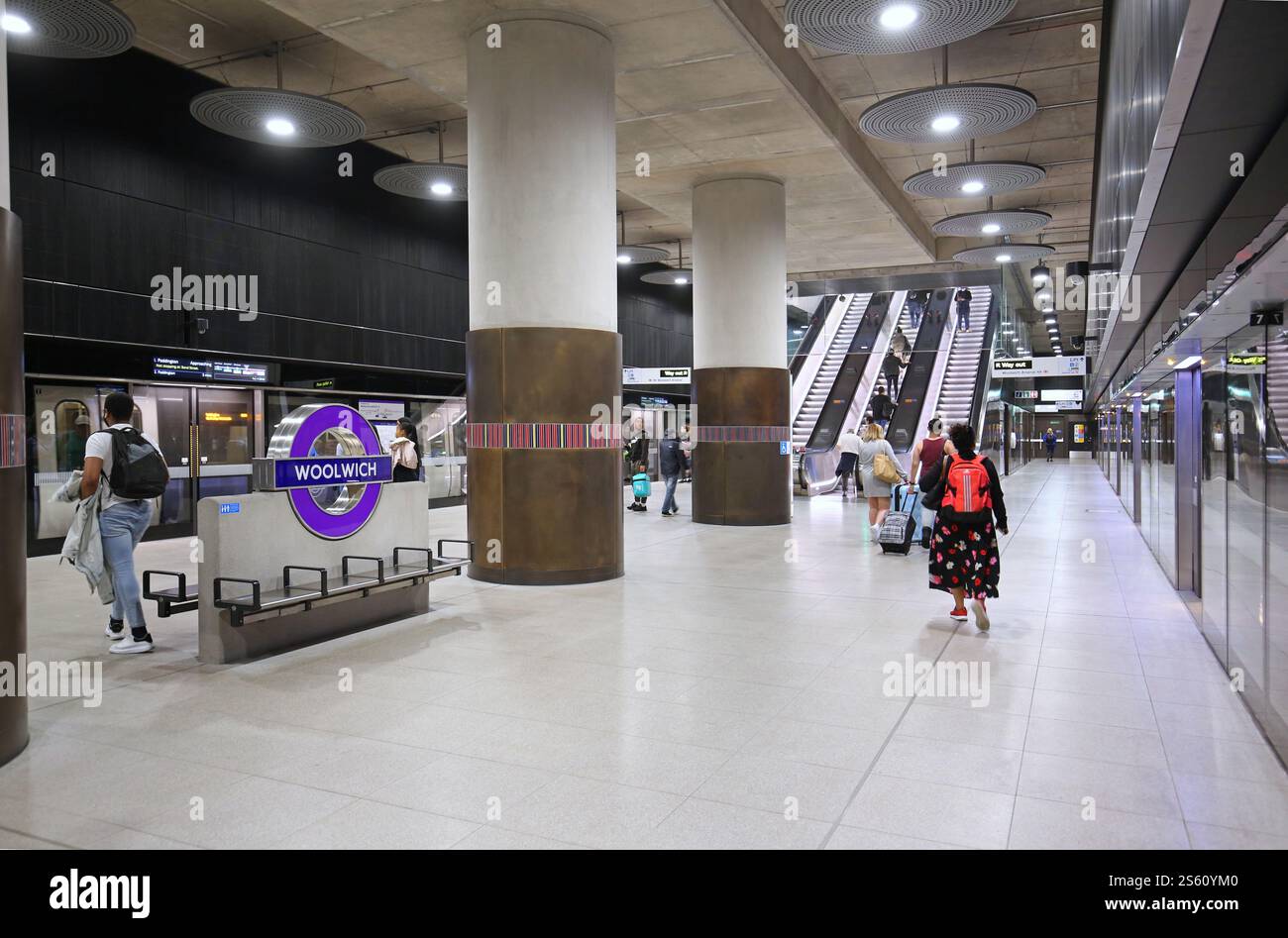 Underground train platform at the new Elizabeth Line station at ...