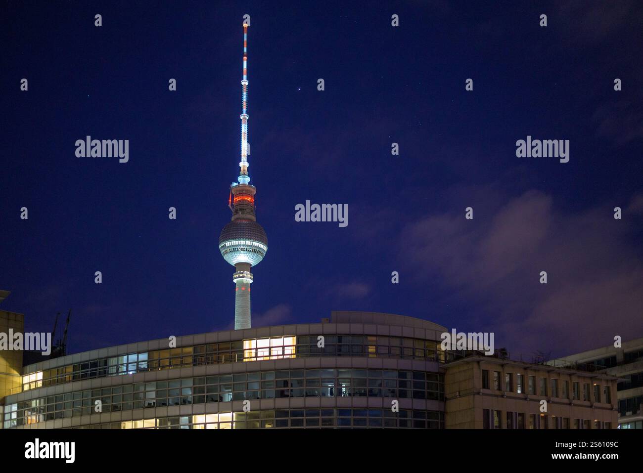 Berliner Fernsehturm, Berlin TV tower at night, tallest structure in ...
