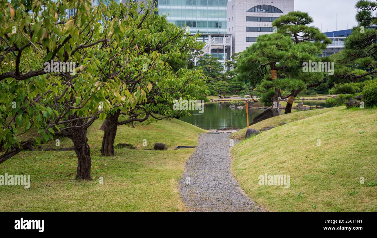 Kyu Shiba Rikyu Japanese Gardens, Tokyo, Japan Stock Photo - Alamy