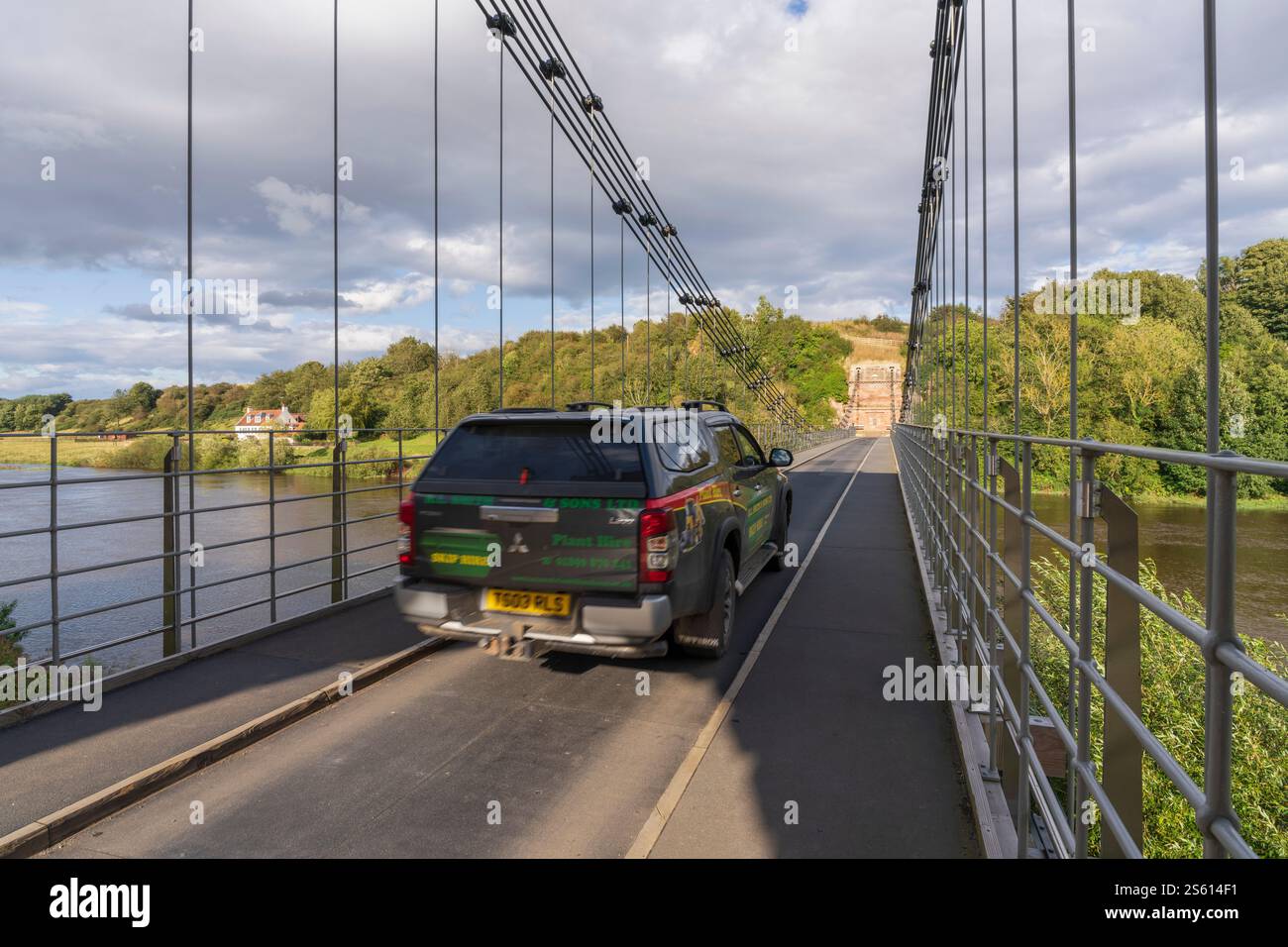 Union Chain Bridge over River Tweed, Horncliffe, Berwick-on-Tweed ...