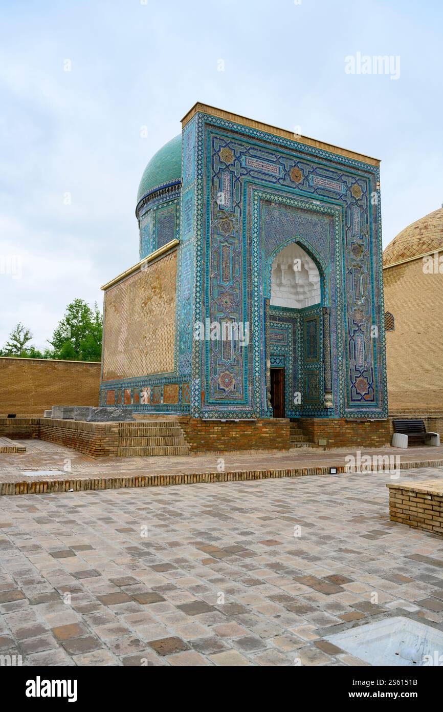 Usto Ali Nesefi Mausoleum of the 14th century with golden-and-turquoise ...