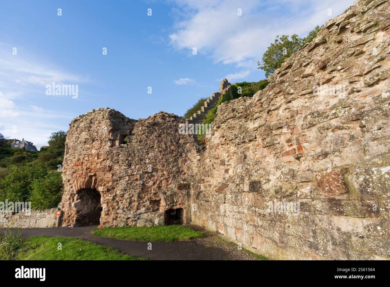 Gun tower at the foot of Break-y-Neck Steps, White Wall, Berwick Castle ...