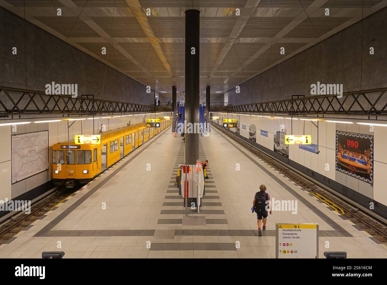 Berlin, U-Bahn, U5 Hauptbahnhof // Berlin, Underground, Subway, U5 Hauptbahnhof *** Berlin ...