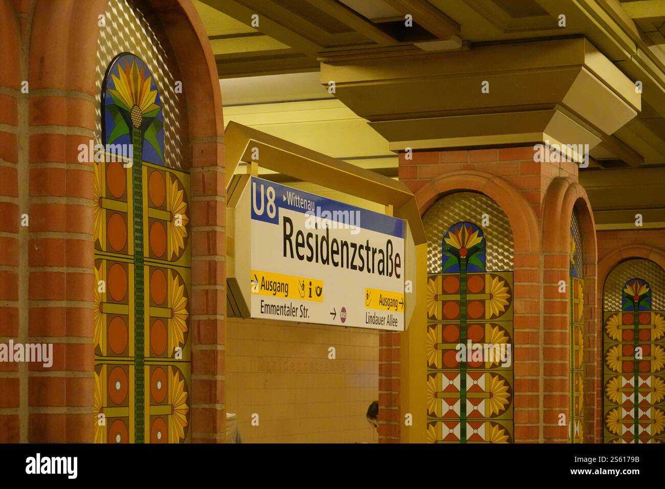 Berlin, U-Bahn, U8 Residenzstraße, Stationsgestaltung von Rainer G ...