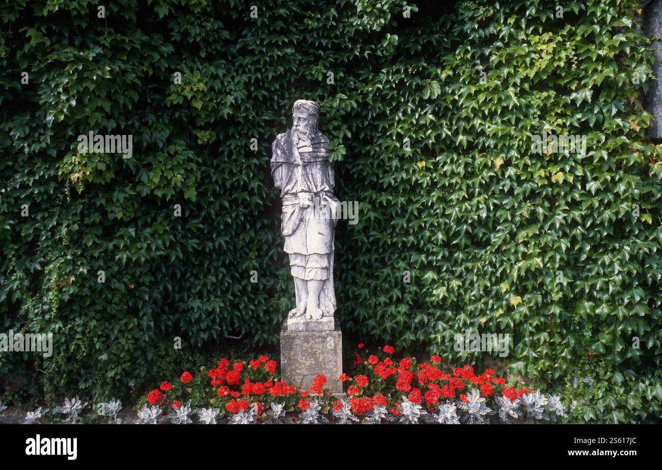 One of the many statues in the Italian garden at Hever Castle is ...