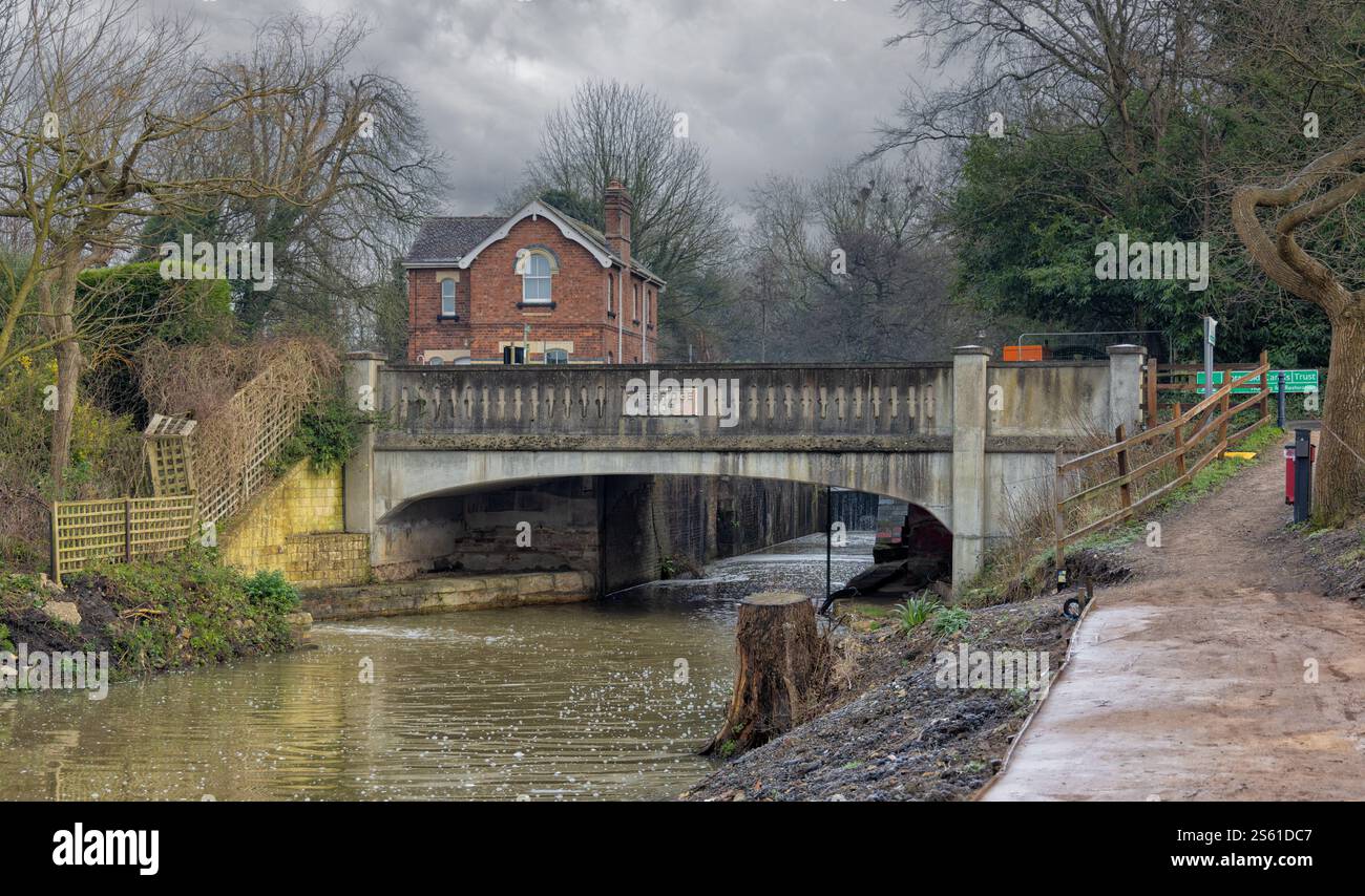 Restoration of the Stroudwater Canal at Eastington, looking at Pike ...