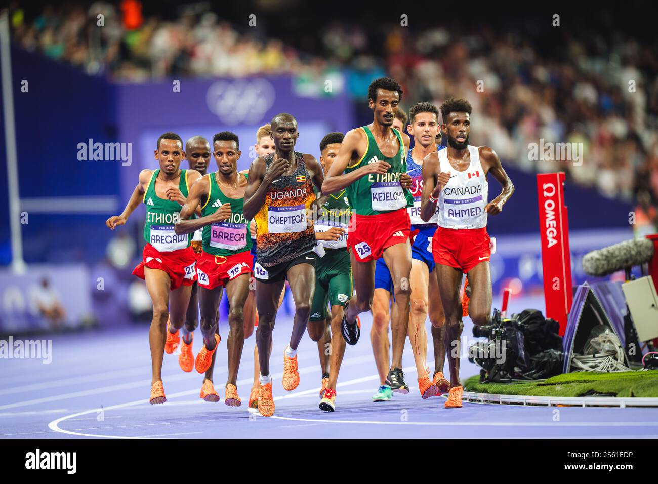 Yomif Kejelcha participating in the 10.000 meters at the Paris 2024 ...