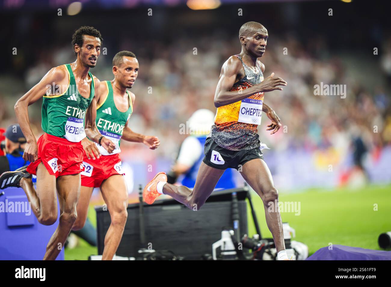 Joshua Cheptegei participating in the 10.000 meters at the Paris 2024 ...