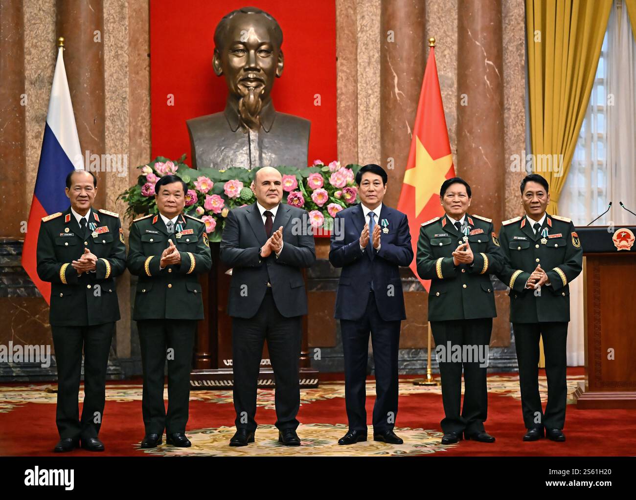 Khanoi, Vietnam. 15th Jan, 2025. Ceremony of presenting Russian state ...