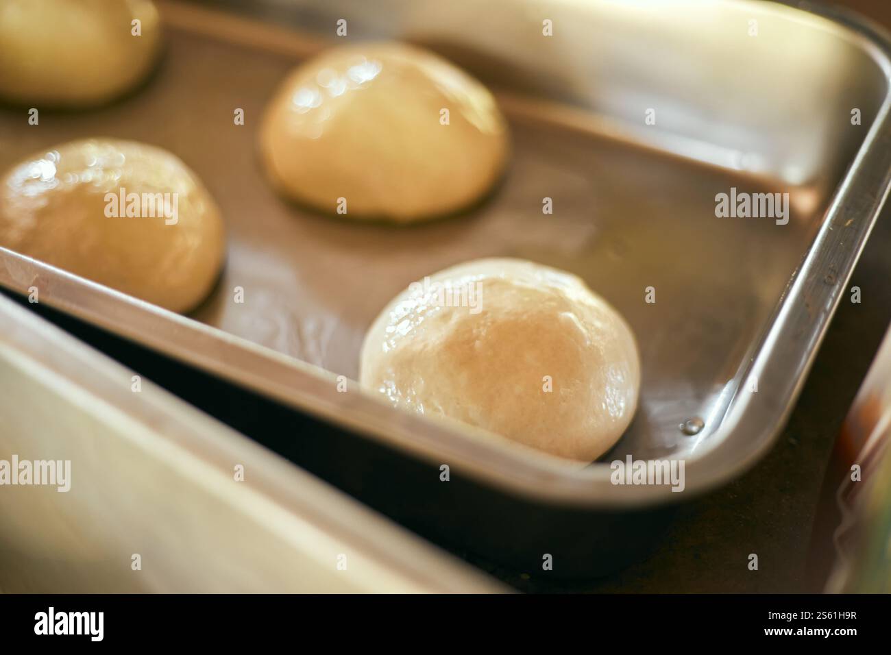 Hands shaping round pizza hi-res stock photography and images - Alamy