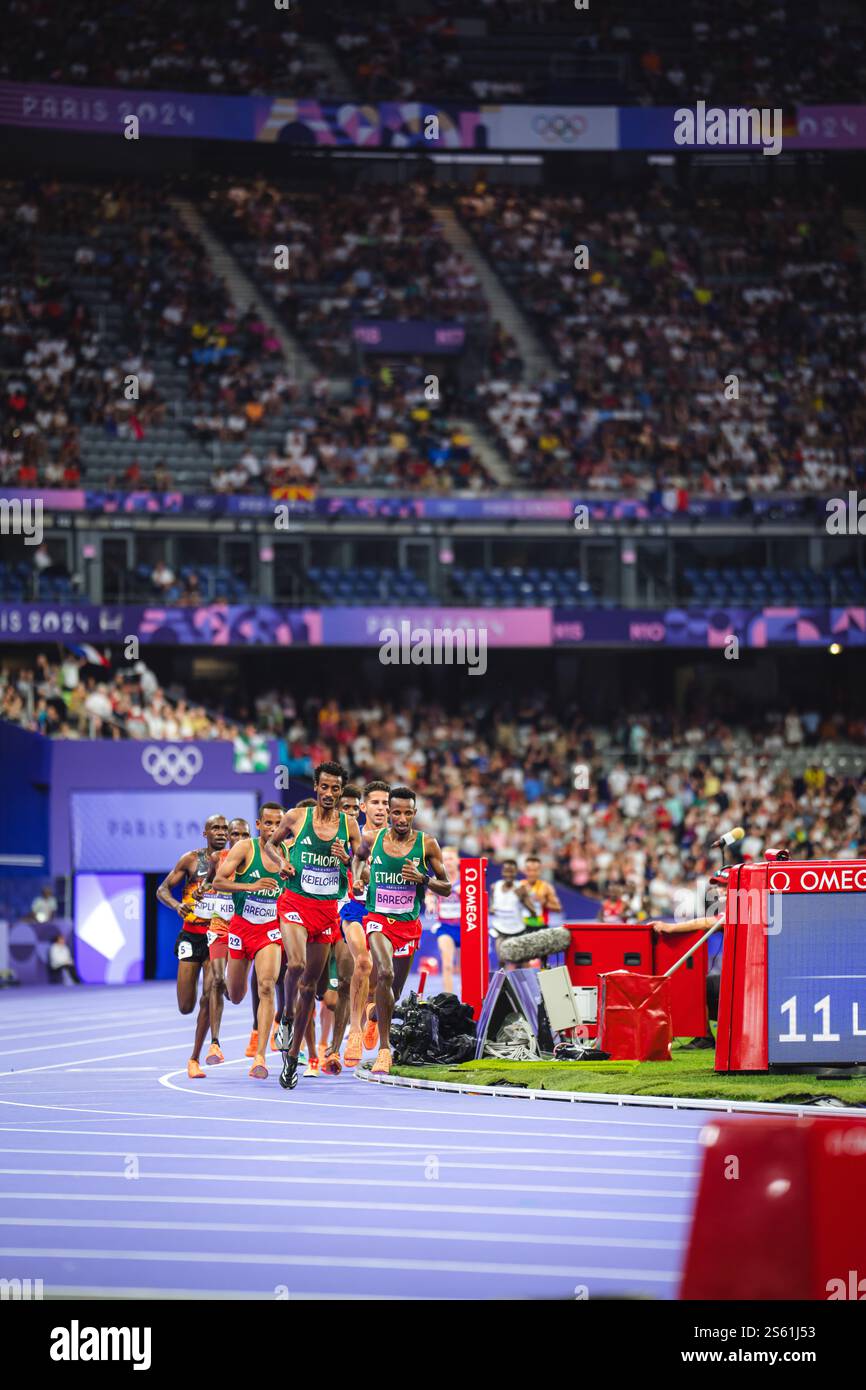 Yomif Kejelcha participating in the 10.000 meters at the Paris 2024 ...