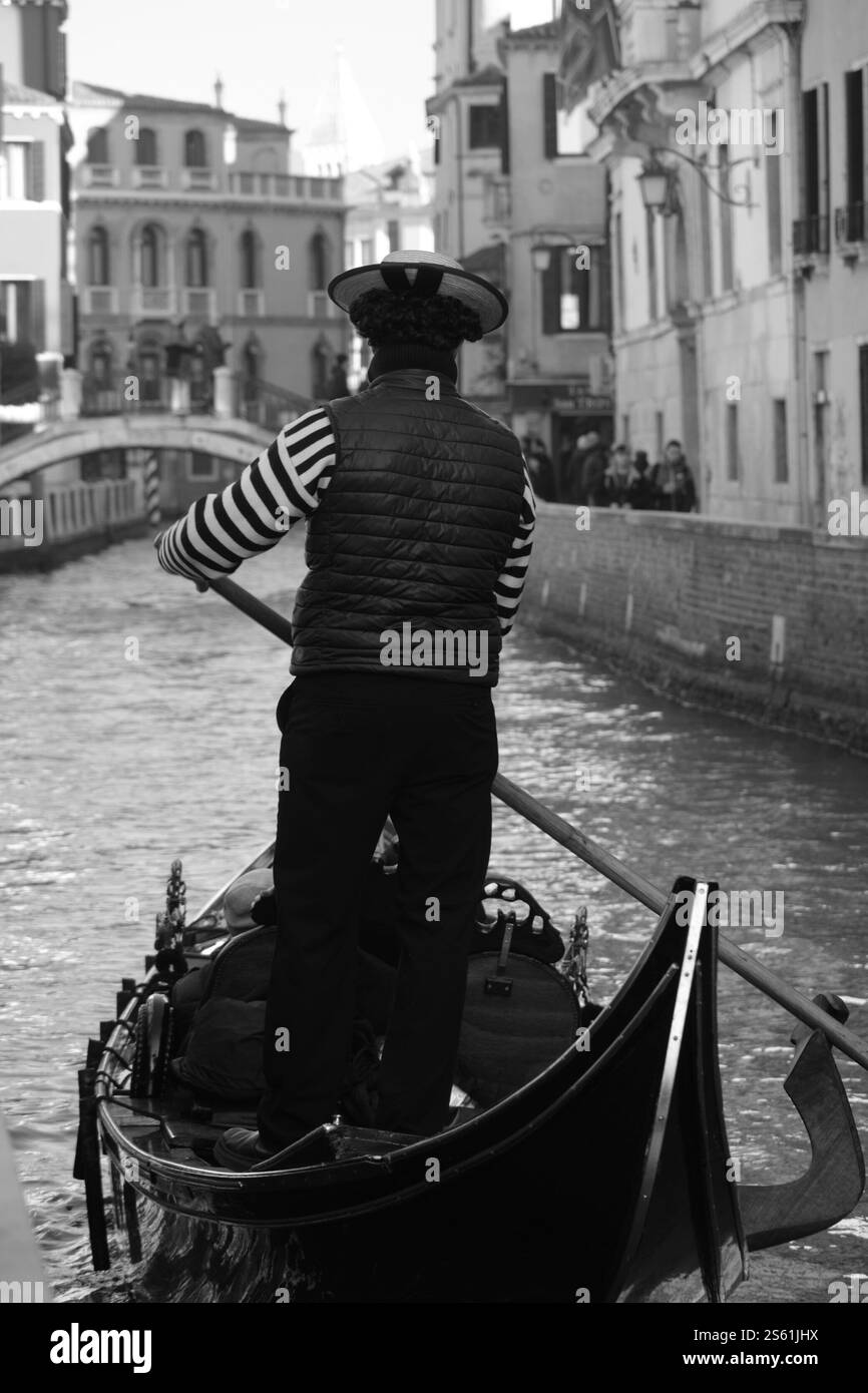 Gondola Venice in action Stock Photo - Alamy
