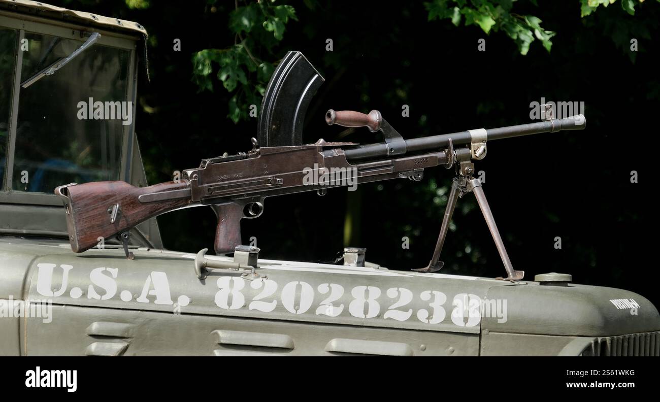 The Bren gun was a series of light machine guns (LMG) made by Britain ...