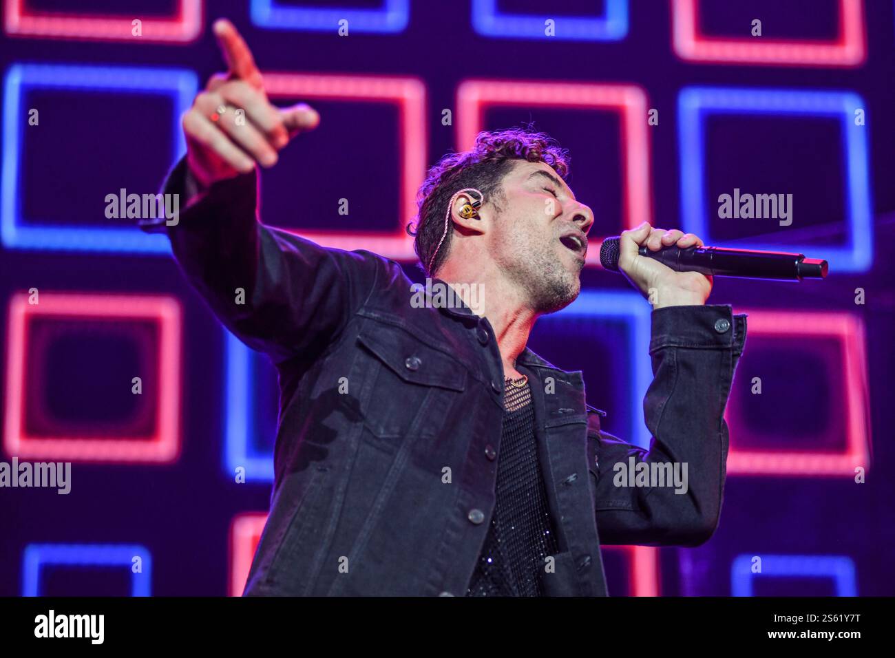 David Bisbal celebrates his carreer 20th Anniversary with a concert at ...