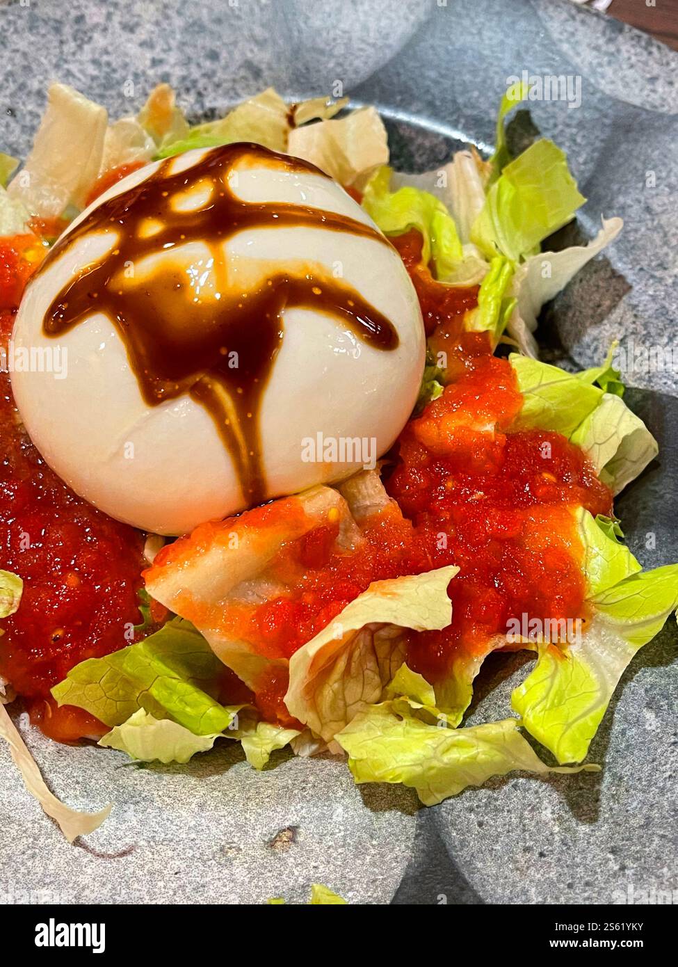 Ensalada de burrata hi-res stock photography and images - Alamy