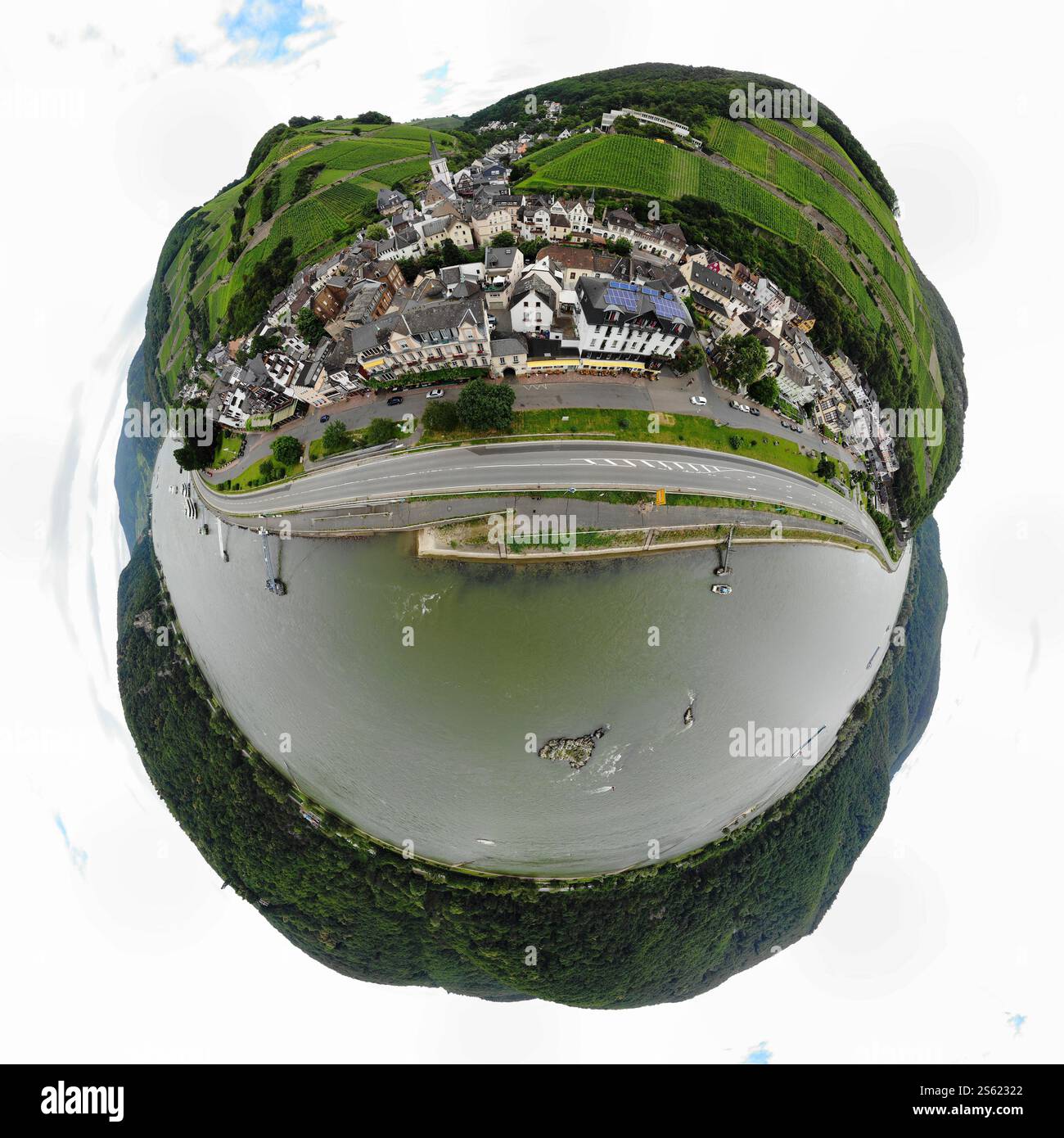 full circle Panorama Luftbild: Assmannshausen, Ruedesheim, Rhein/ full ...
