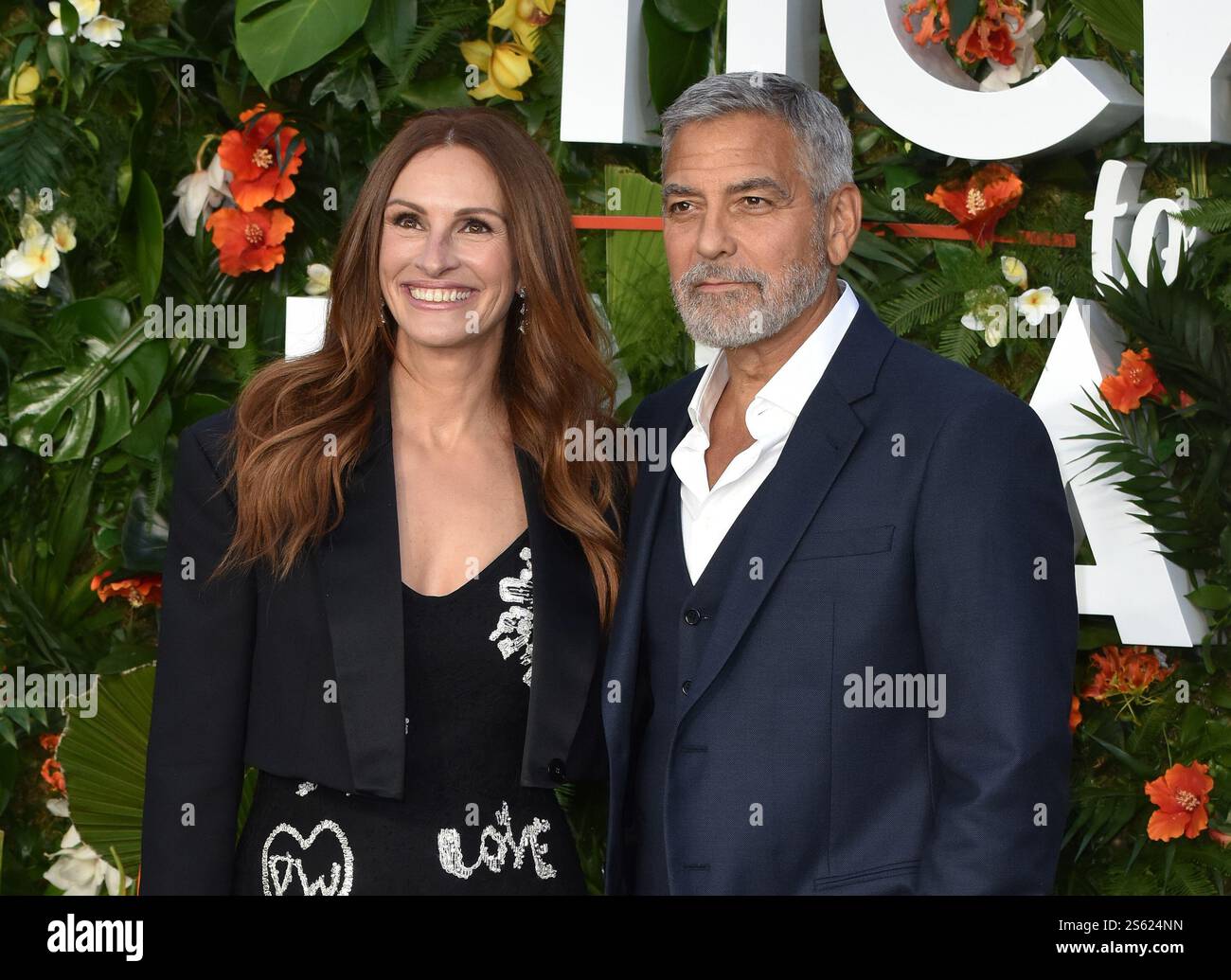 Julia Roberts and George Clooney attends 'Ticket To Paradise' World Premiere at Odeon Luxe ...