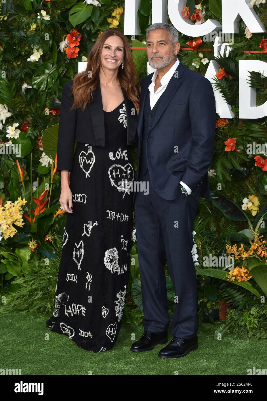 Julia Roberts and George Clooney attends 'Ticket To Paradise' World Premiere at Odeon Luxe ...